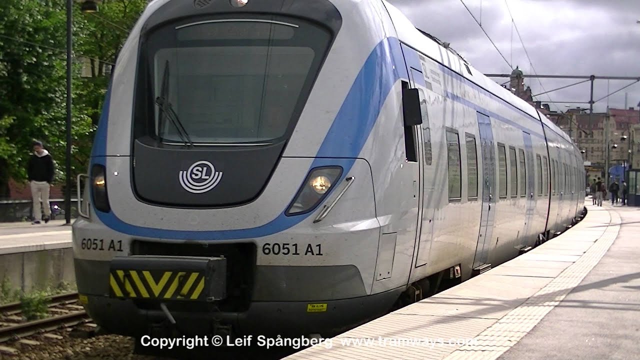 SL X60 commuter trains at Karlberg, Stockholm - YouTube