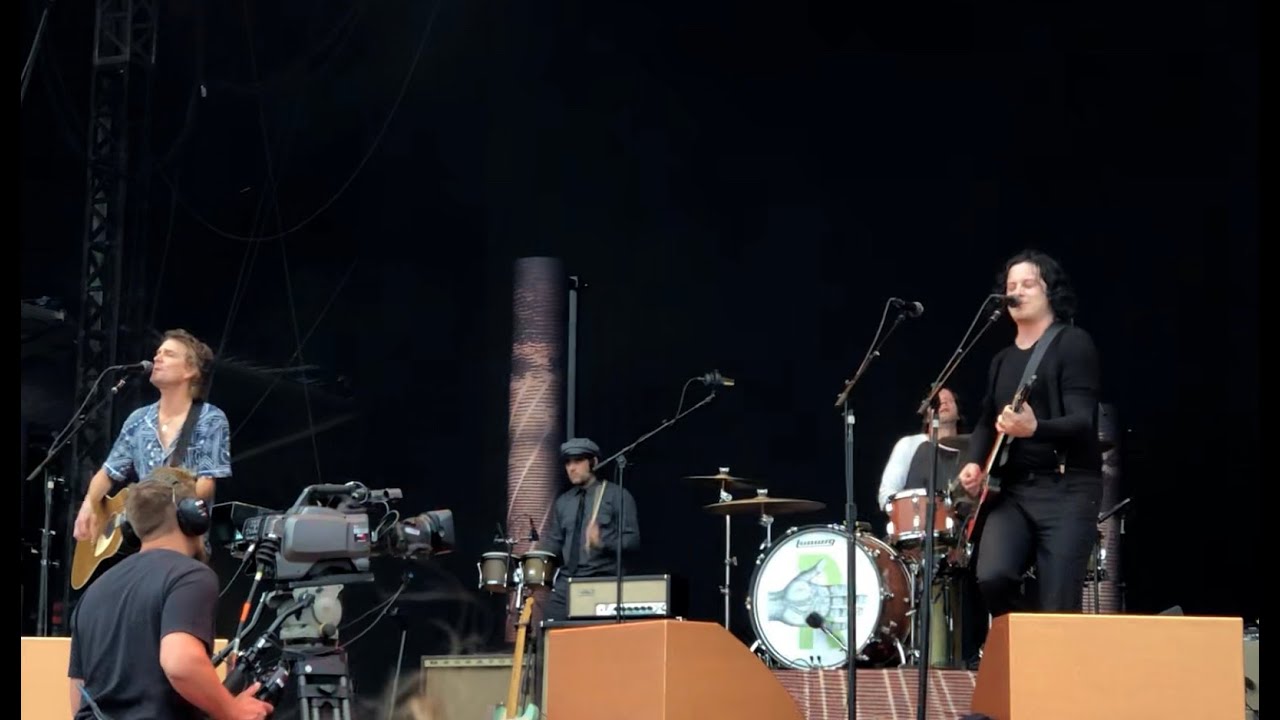 The Raconteurs - Help Me Stranger [Live] // London, England // May 25 ...