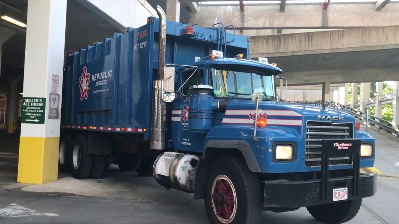 Republic Services 1040 ~ Mack RD Leach 2RII Rear Loader - YouTube