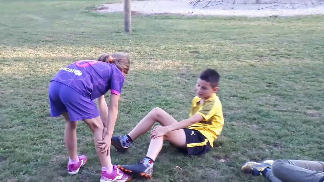 When Kids are fighting - YouTube