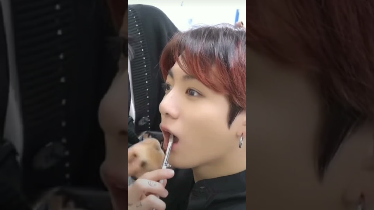 Jungkook applying lipstick on his lips👄 - YouTube