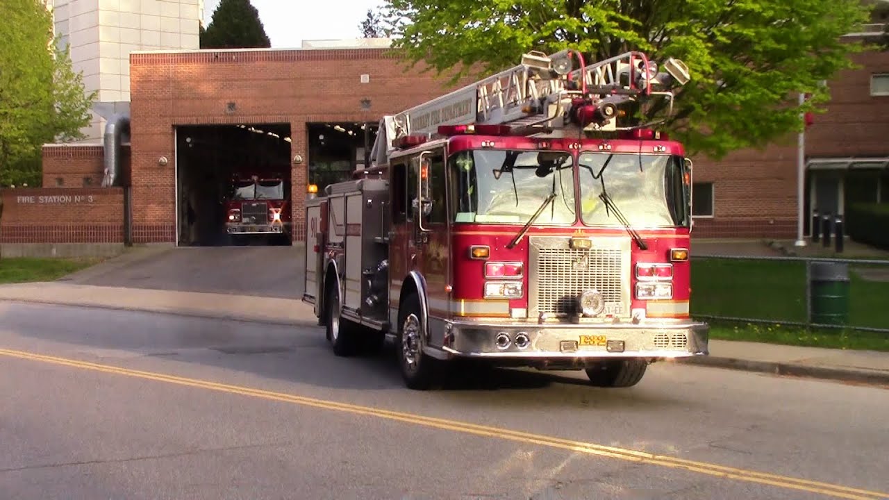 Burnaby Fire Engine 32 & Engine 31 Responding - YouTube