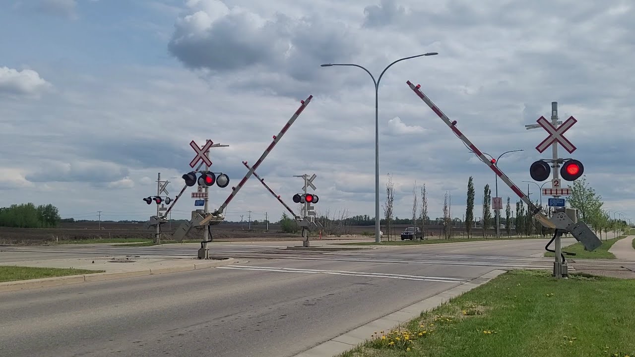 Veterans Blvd Railroad Crossing, Stony Plain, AB - YouTube