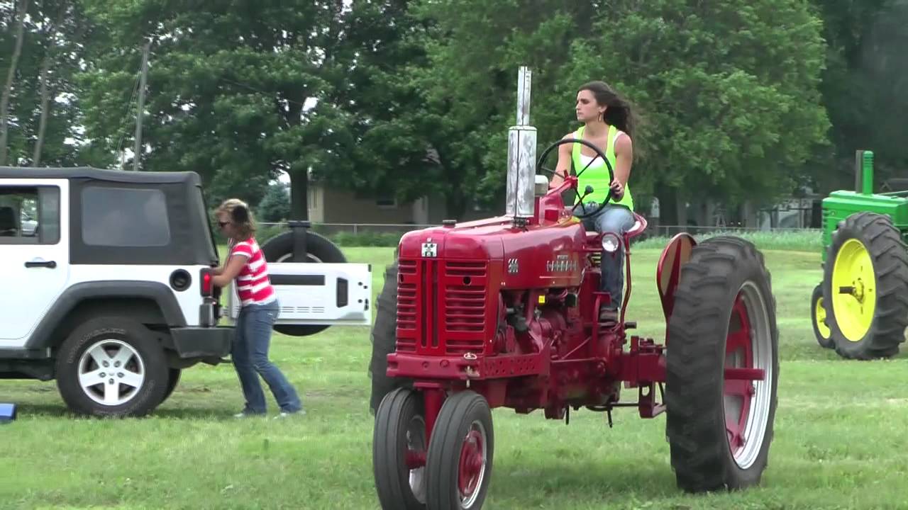 23. Beauty riding tractor at Tractor Pull - Turkey Festival 2011 ...