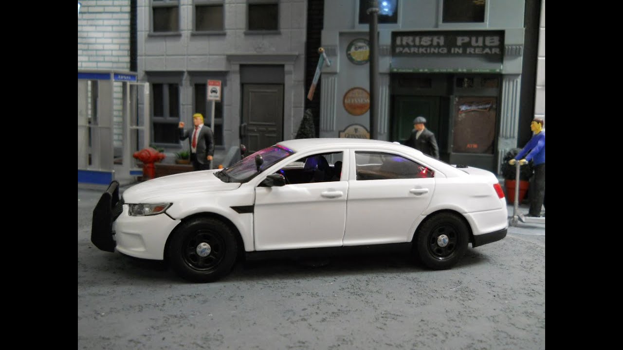 Unmarked Police 1/24 scale Ford Taurus Police Interceptor with lights ...
