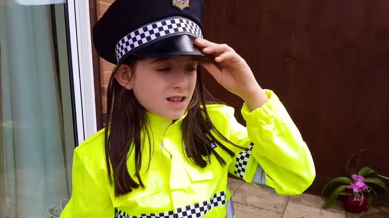 Kids Pretend Play * Police Officer Chasing Alex - YouTube