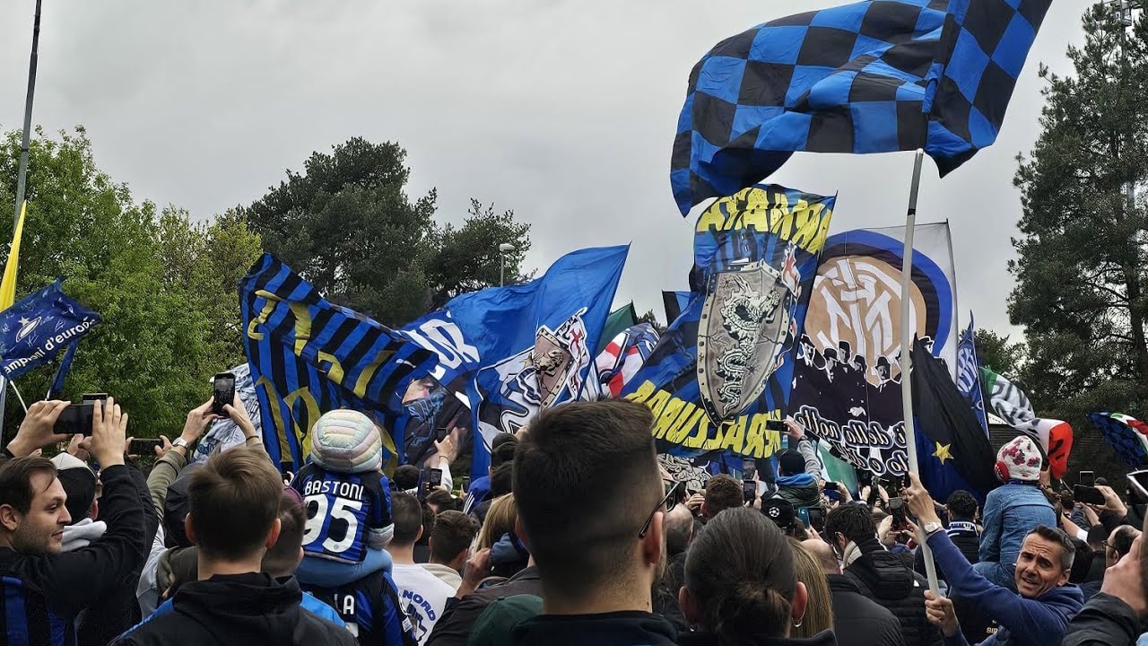 Inter Curva Nord Milano ⚫️🔵 Centro Sportivo Suning - YouTube