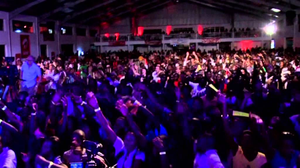 NAVIO Performing LIVE IN CONCERT: Nekoleera: GYANGE - YouTube