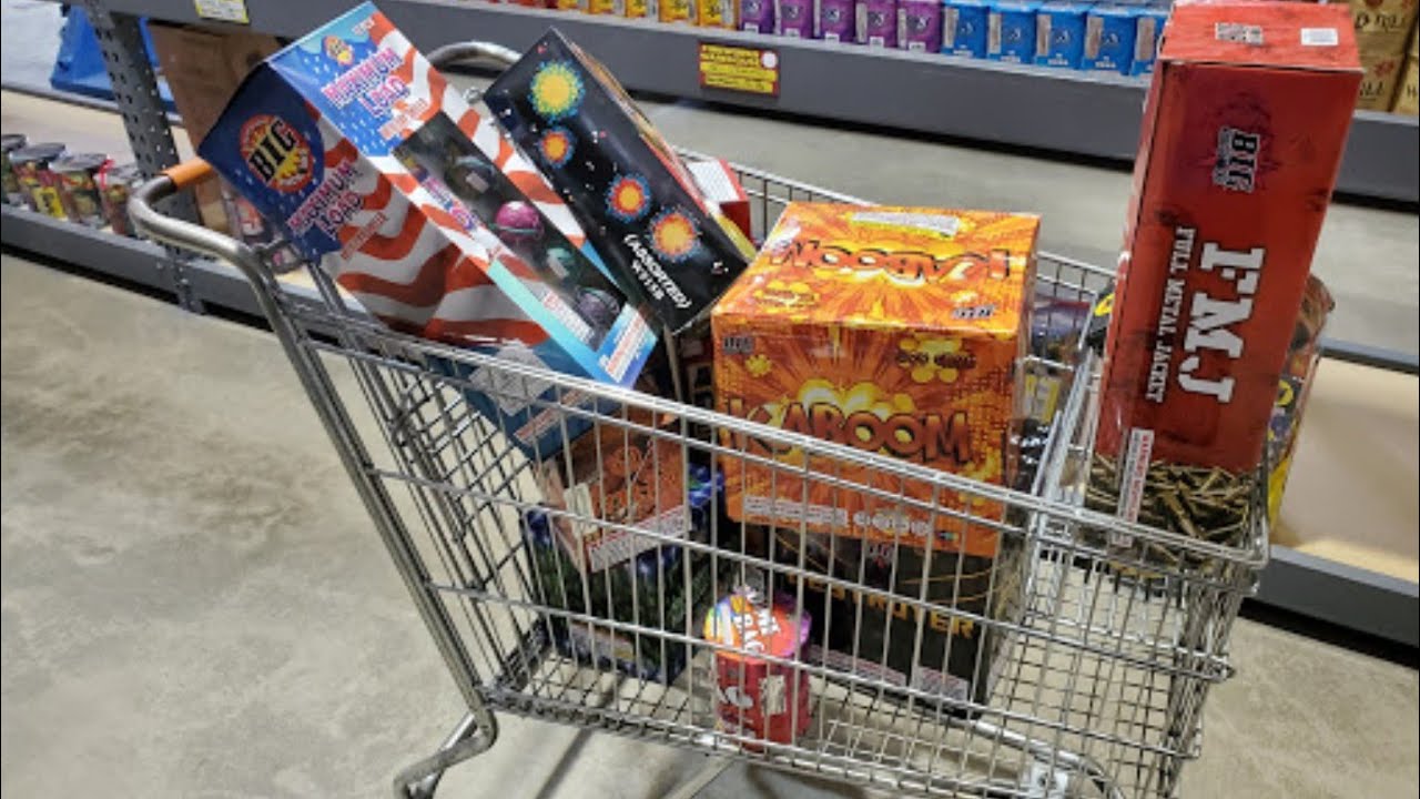Firework Shopping "Big Fireworks" - YouTube