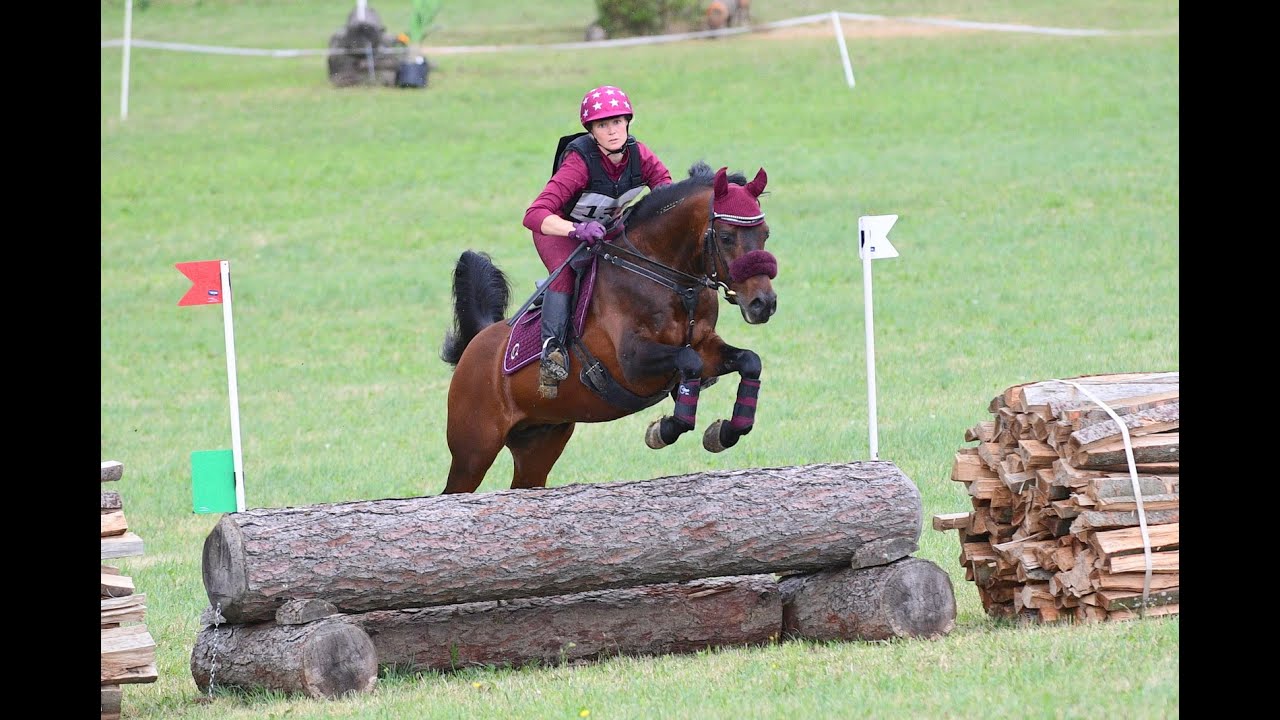 Ried am Riederberg 2021 07 16 18 Emma Beresford Nubarron Qahira VH90 ...
