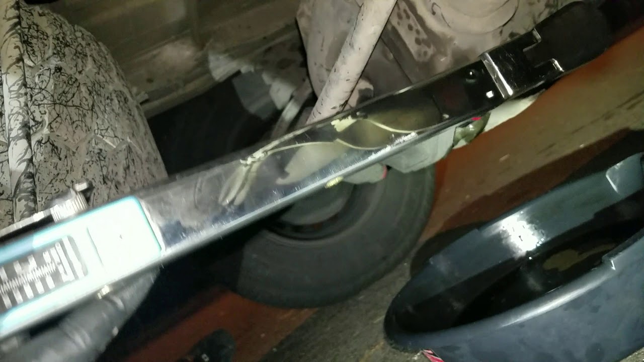 How to change rear differential fluid on a Sprinter [02-06] - YouTube