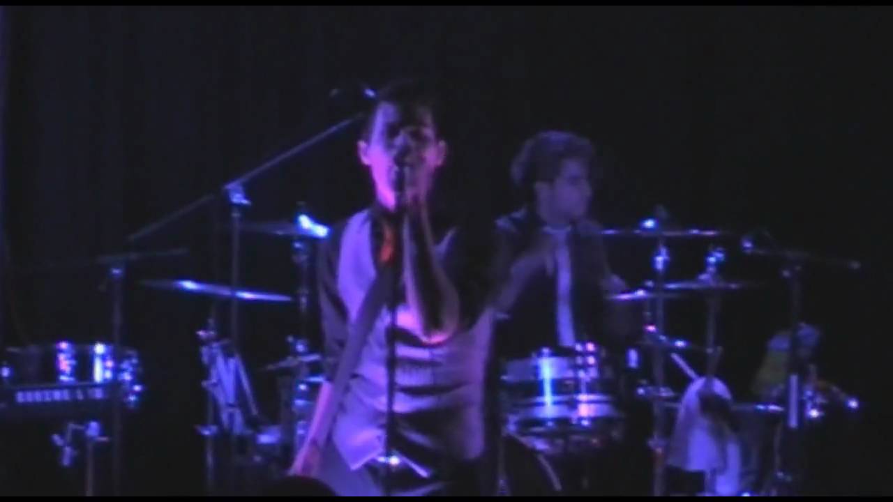 Manic Drive - Blue (Spring Folly 2009) - YouTube
