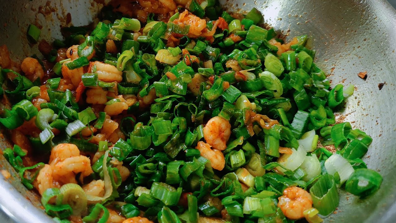 Prawns spring onion recipe झींगा हरे प्याज की सब्जी@shorts by Fatma ...