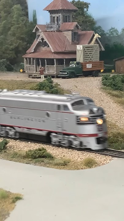 The Coca-Cola Christmas Train #modeltrains #funrun #texas #fun #hoscale #dcc #CBQ # ...