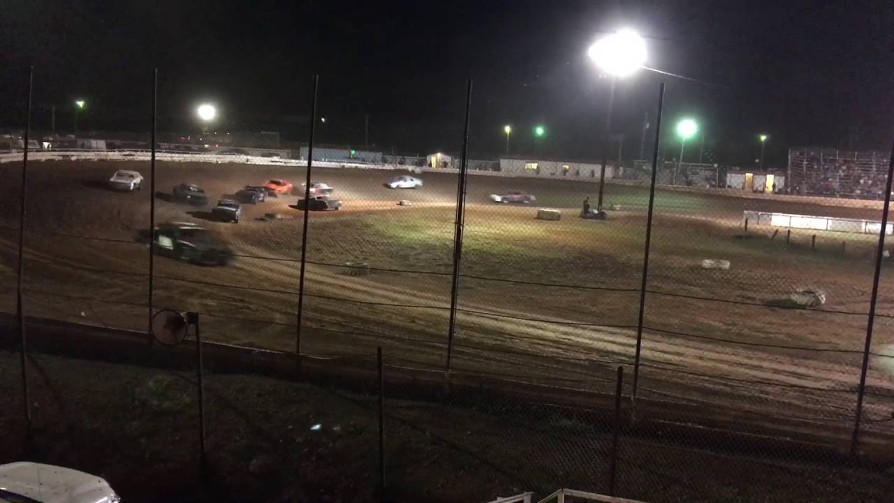 Street stock wreck - YouTube