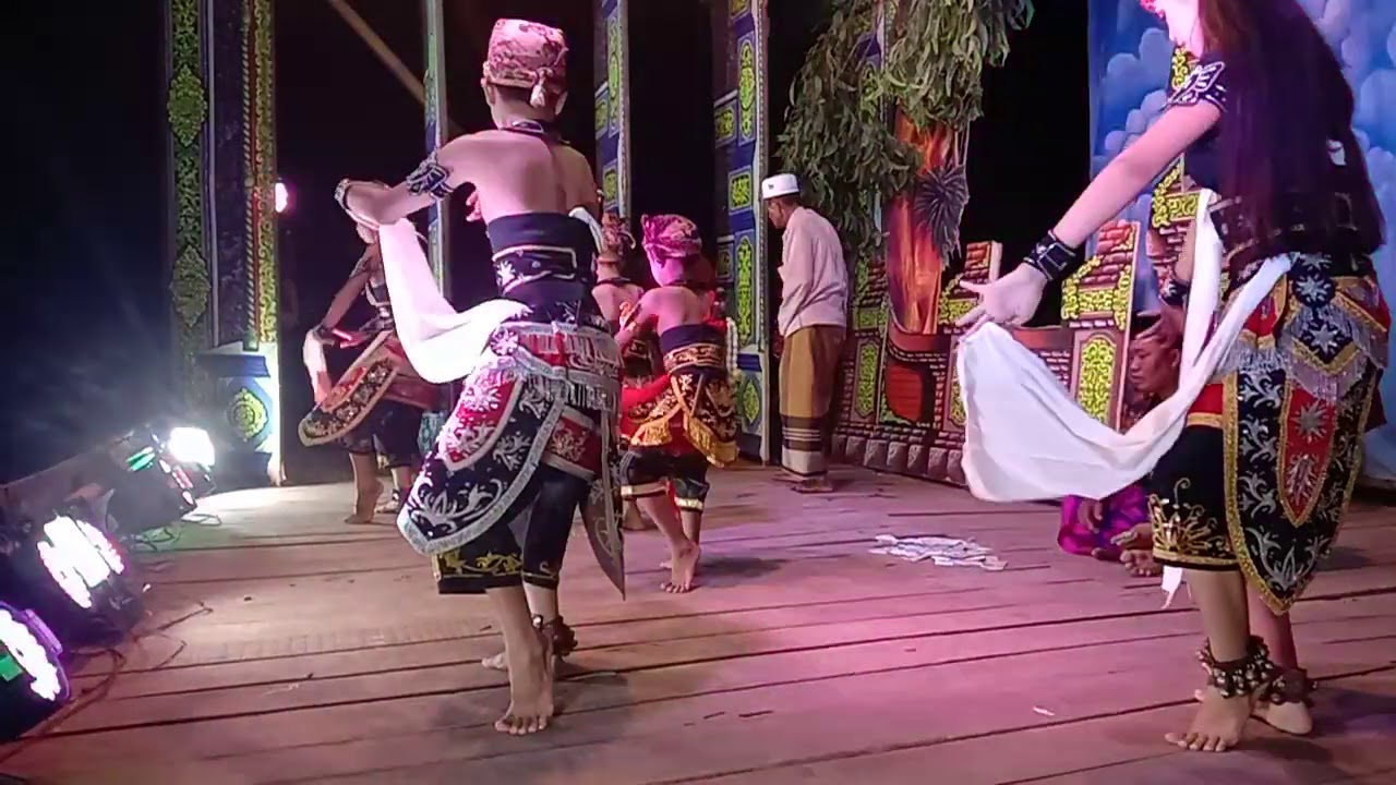 Tari gambu pamungkas cilik - YouTube