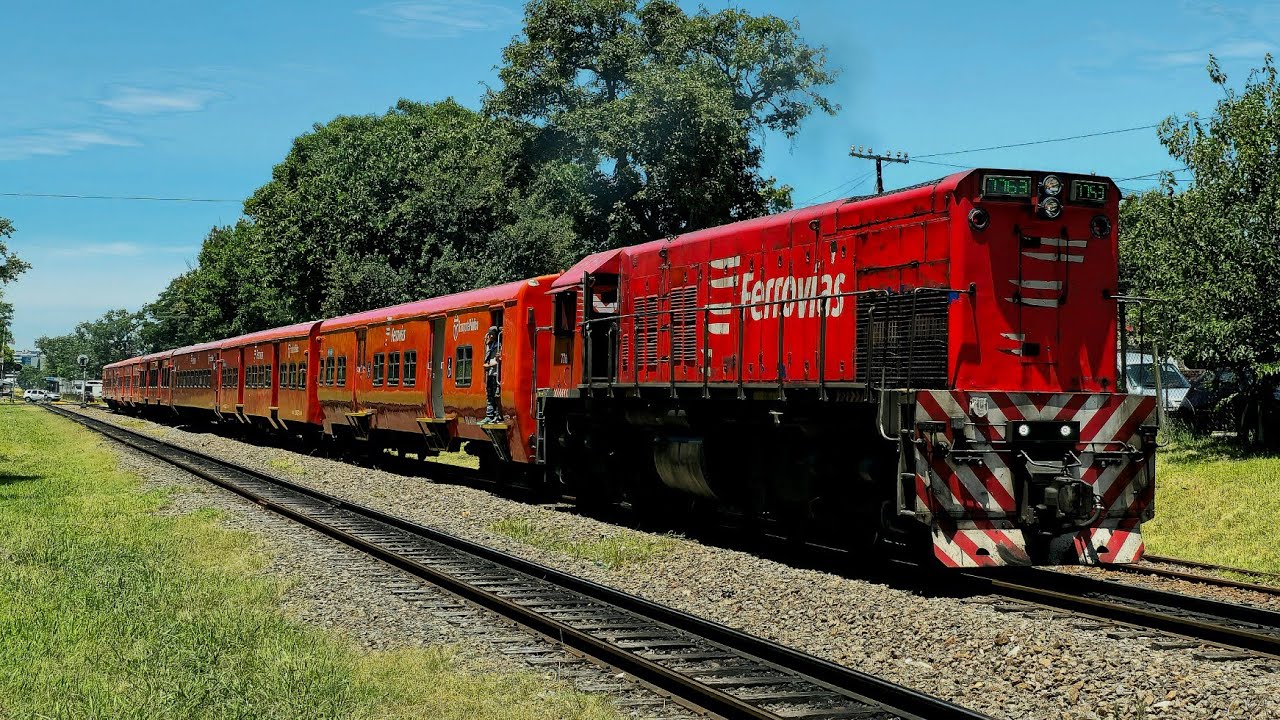 [4K] LOCOMOTORA CRRC 9792 CON UN POBRE 5002....13/1/2024 - YouTube