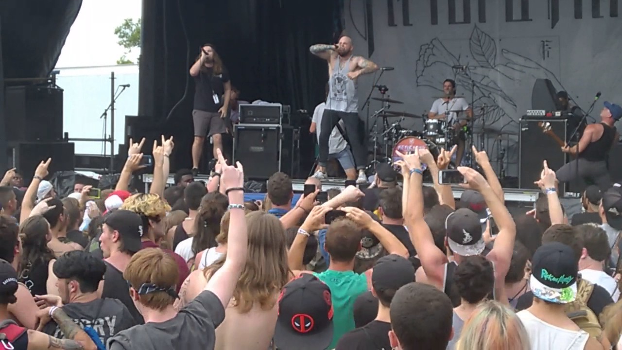 Fit For A King - Dead Memory ft Jake Luhrs of ABR (Vans Warped Tour ...
