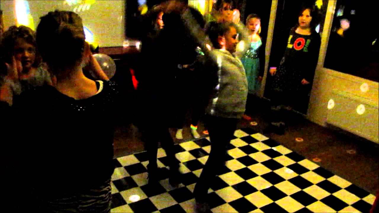 Discofeest Brecht en Sara - YouTube