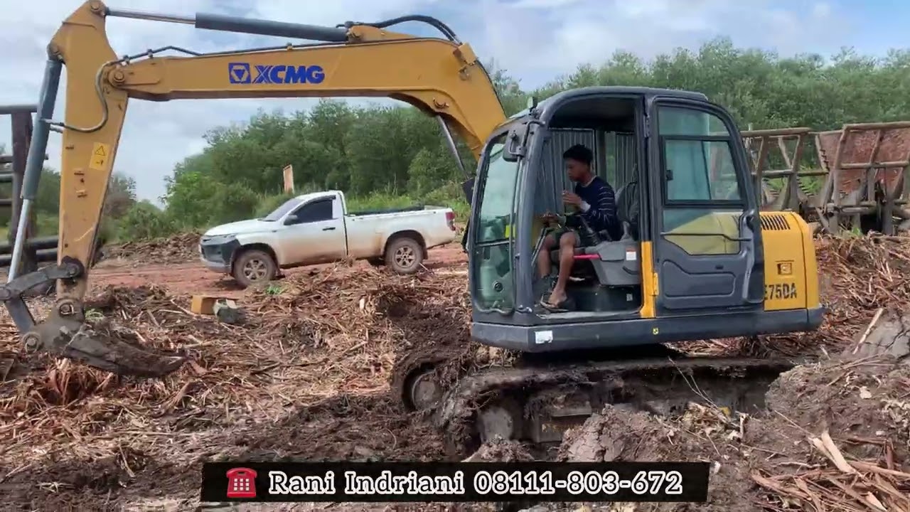 XCMG XE75DA - YouTube