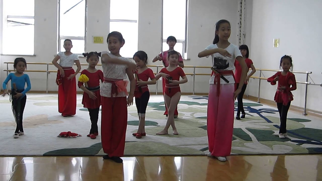 Peking Opera Class Practice - YouTube