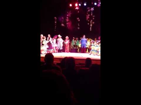 El nuevo traje del Rey Momo - YouTube