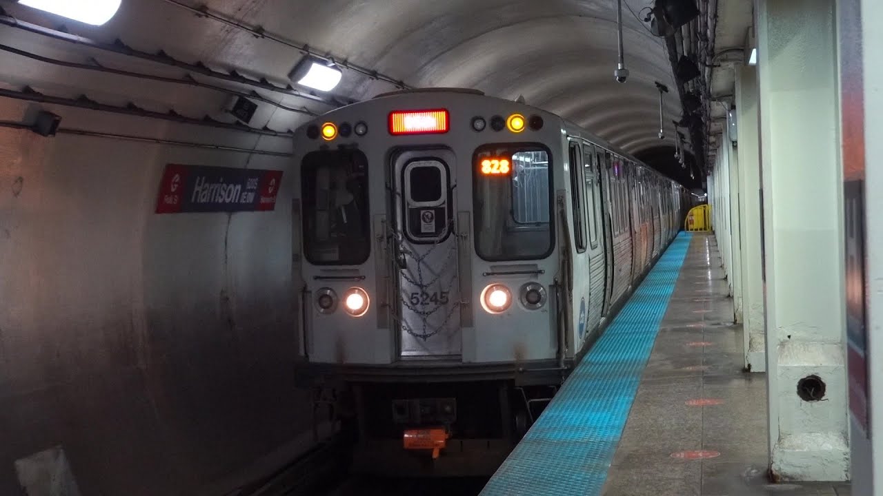 CTA "L" Train System : 95th/Dan Ryan Bound Bombardier 5000-Series Red ...