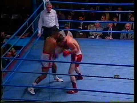 Tony Borg vs Felix Kelly - YouTube