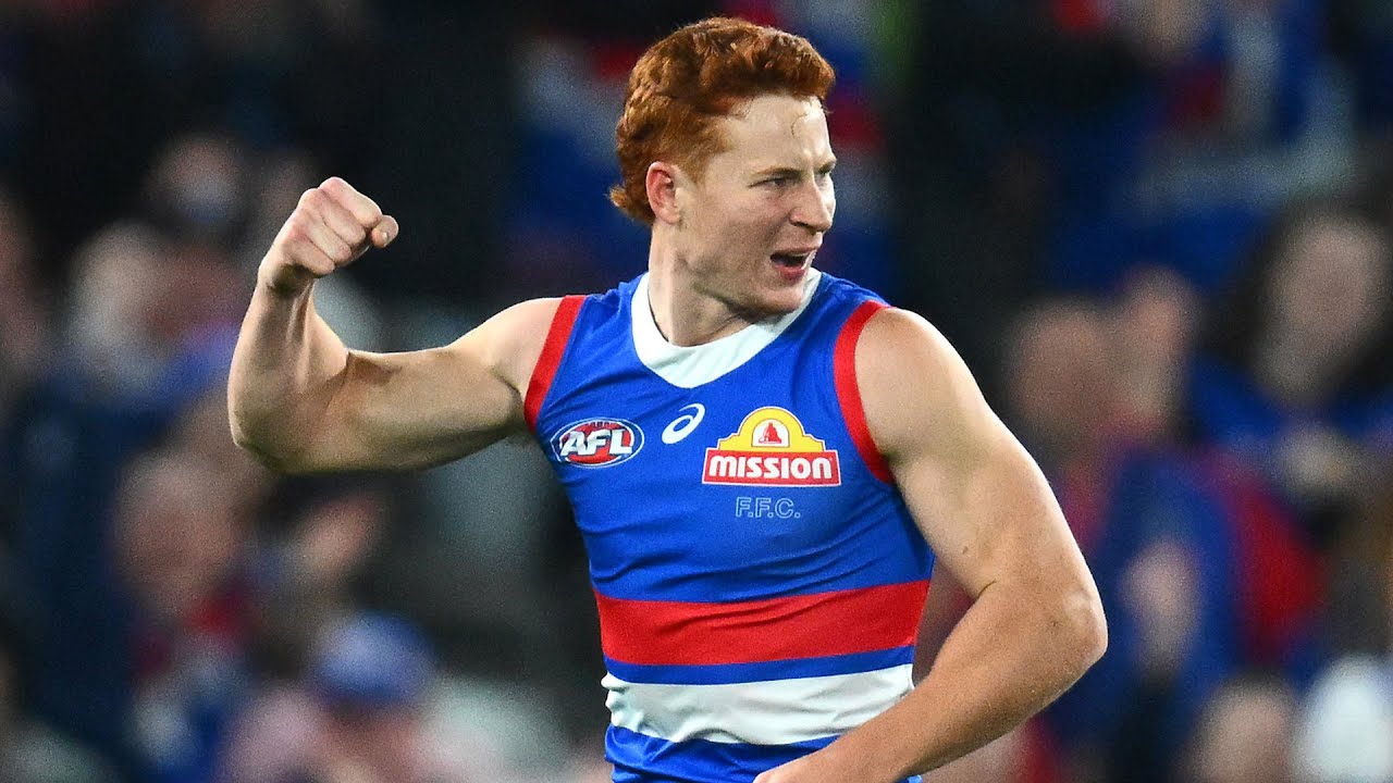 The BEST MOMENTS from ED RICHARDS' 100 AFL GAMES - YouTube