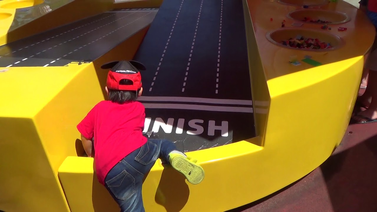 Haku Makes Racing Car Lego Store Downtown Disney at Disneyland - YouTube