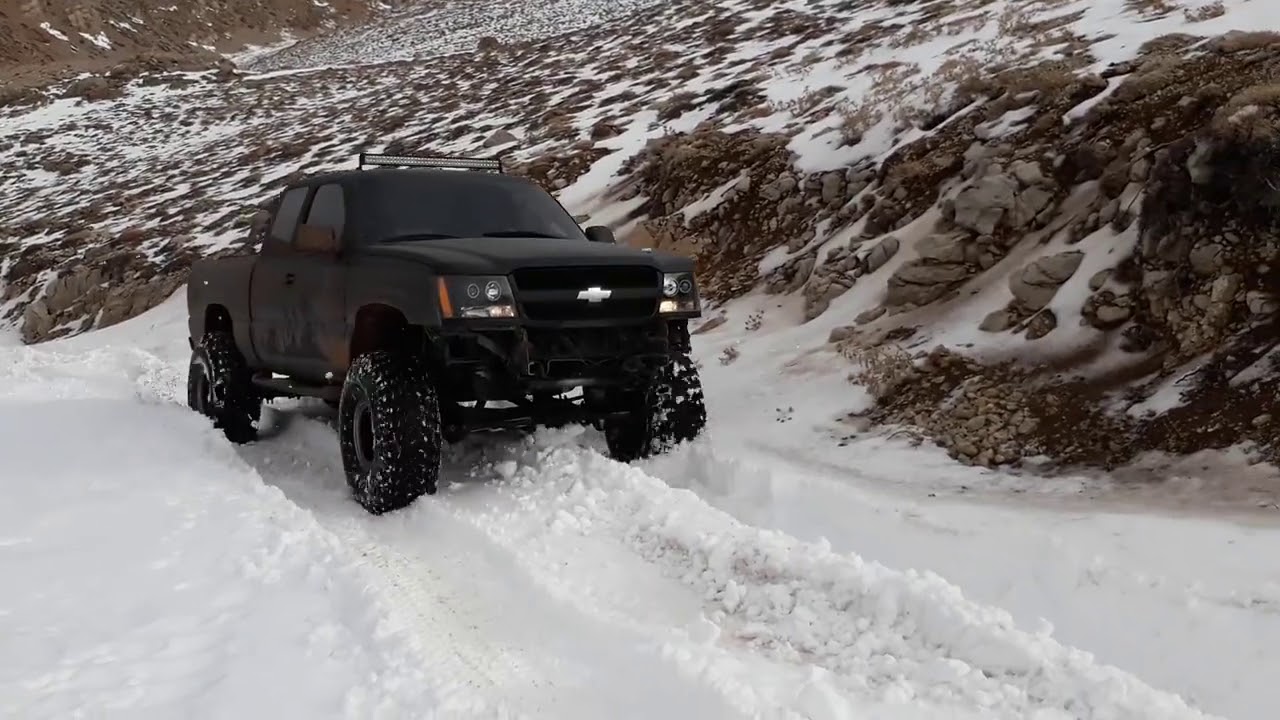 Chevrolet Silverado - Snow Crawling - YouTube