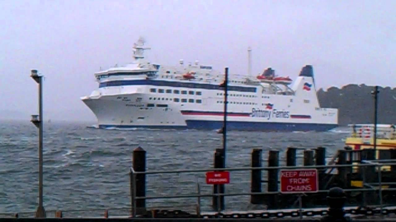 Barfleur passing Sandbanks near Poole. 35mph winds - YouTube