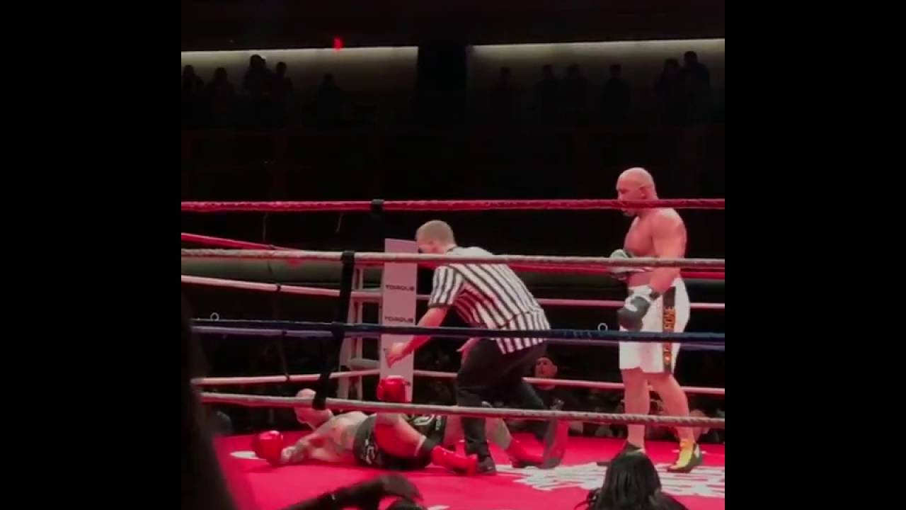 Former UFC champ Shane Carwin demolishes Jason Ellis with 1 arm - YouTube