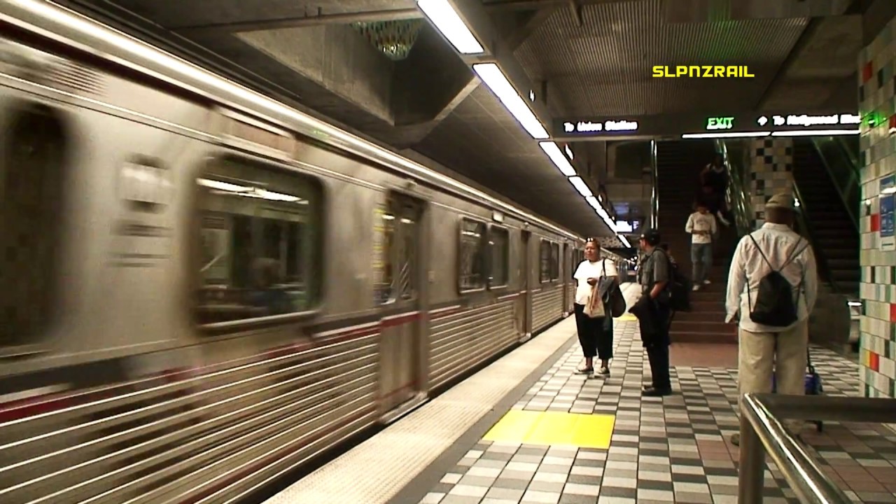 Metro Rail Red Line Hollywood California - YouTube