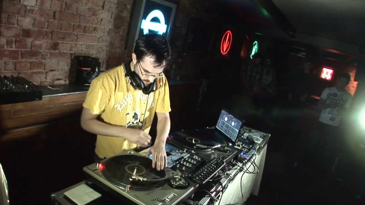 Basement DJ Battle League Final #1 2013: 1st Place Ninja Bob - YouTube
