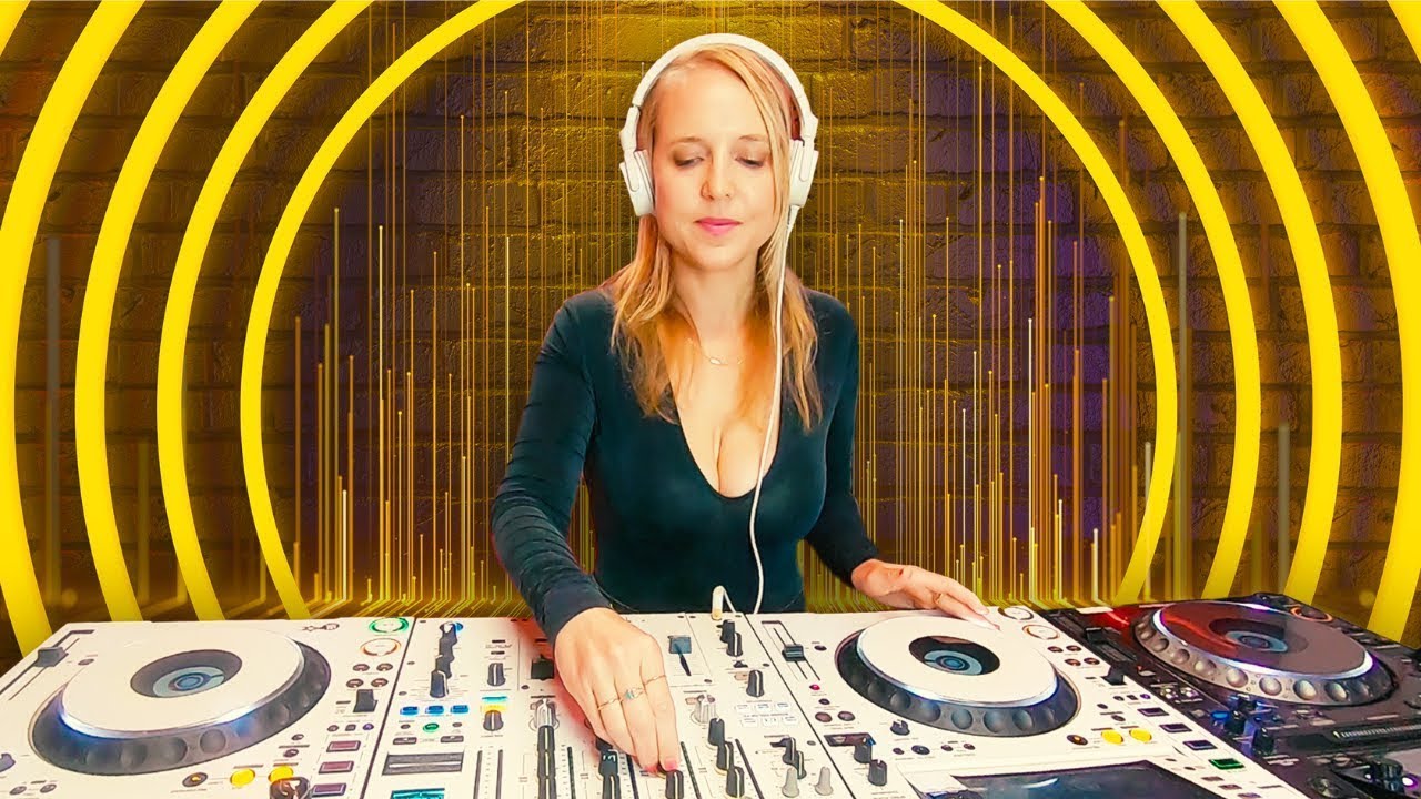 KIQI in Studio | After Hours Tech House DJ Set - YouTube