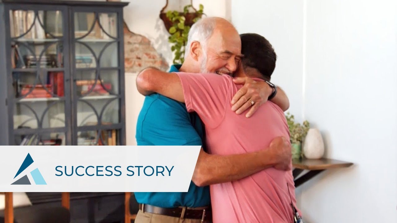 Horace Beats Chronic Back Pain and Meets Roger Teeter - YouTube