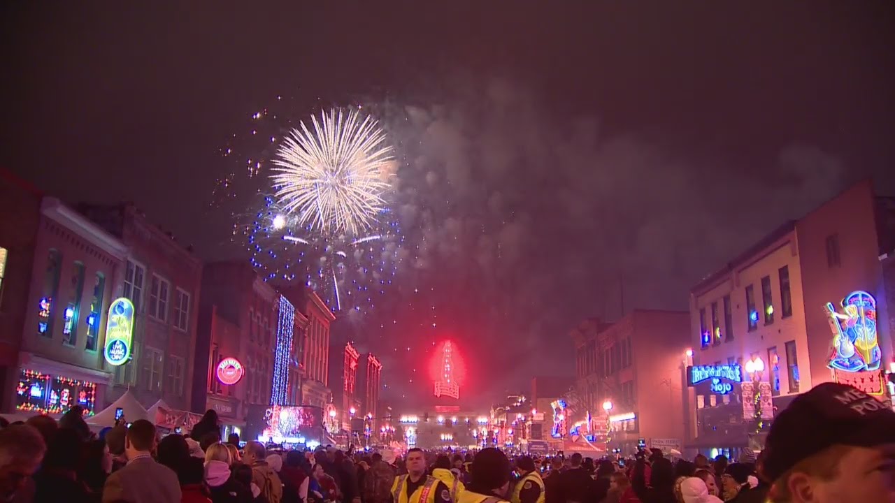 NYE Bash On Broadway Draws Record Crowd - YouTube