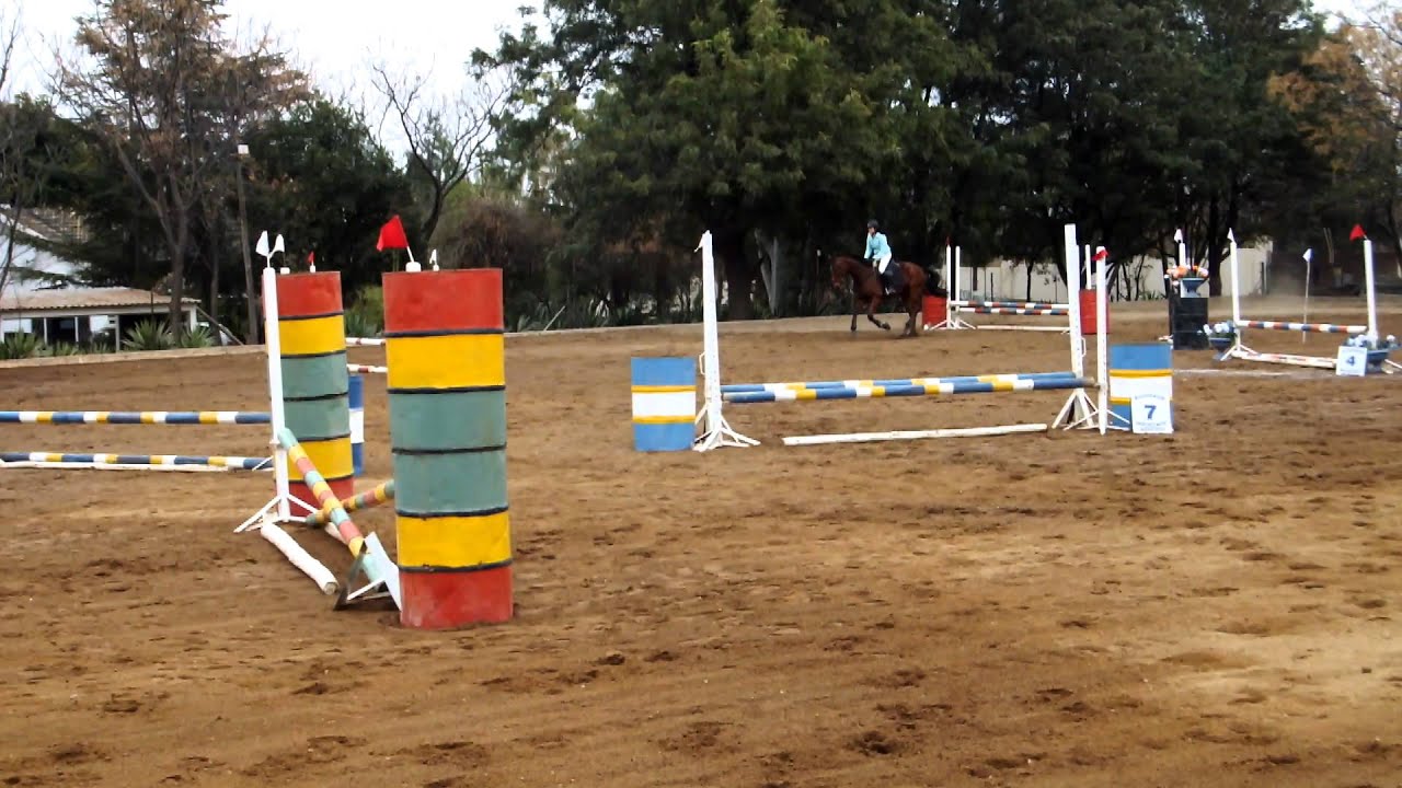 Amazon's first jumping round ever! 1st Place 50cm. - YouTube