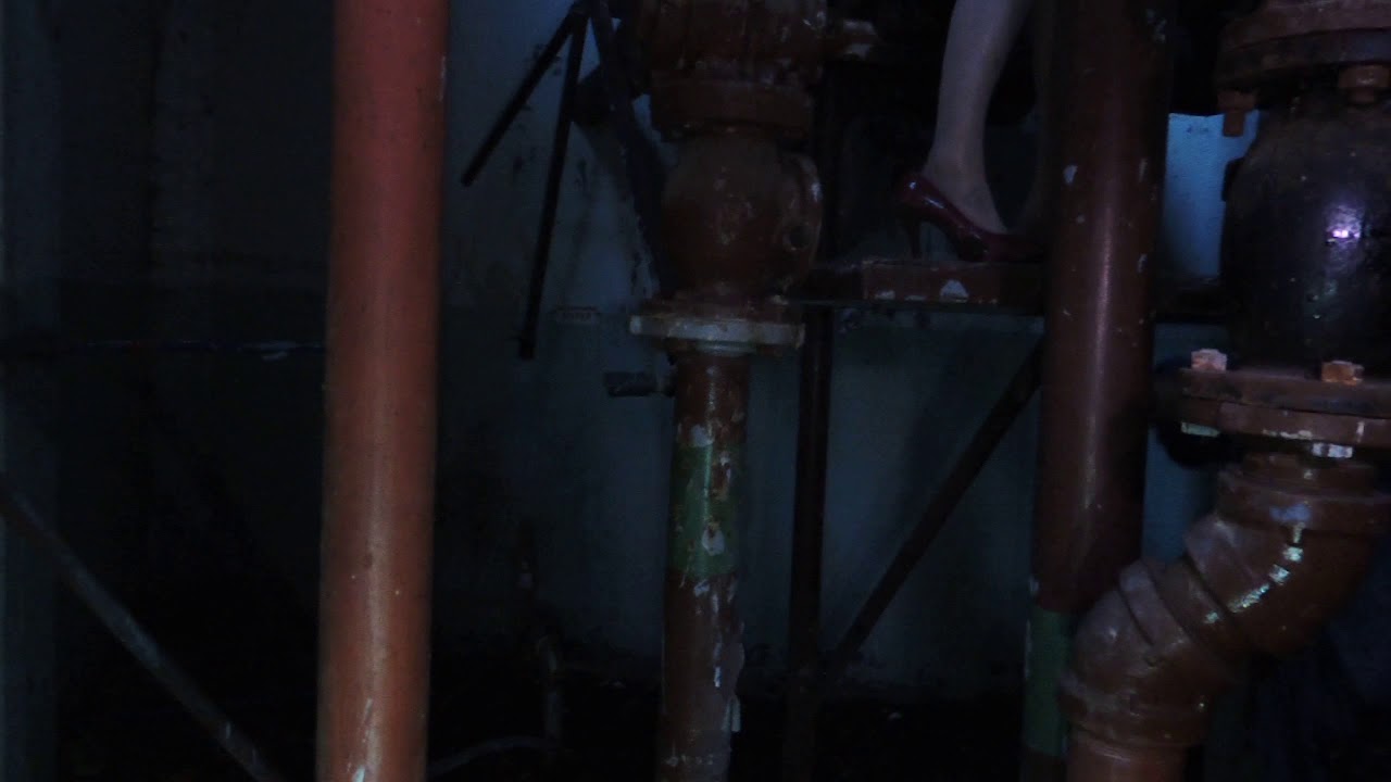 Horror Movie climbing scene shoe loss (making of) - YouTube