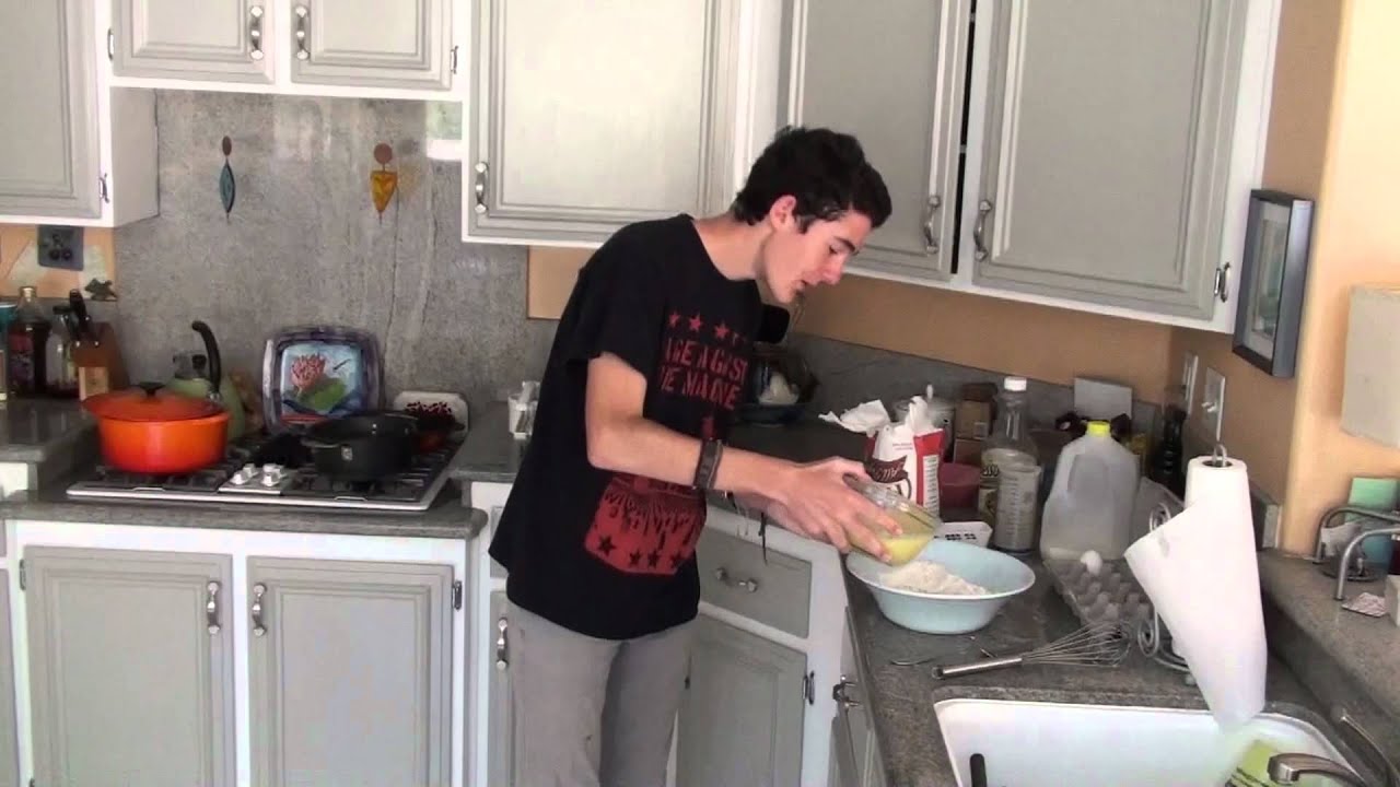 German Cooking Video: Spaetzle - YouTube