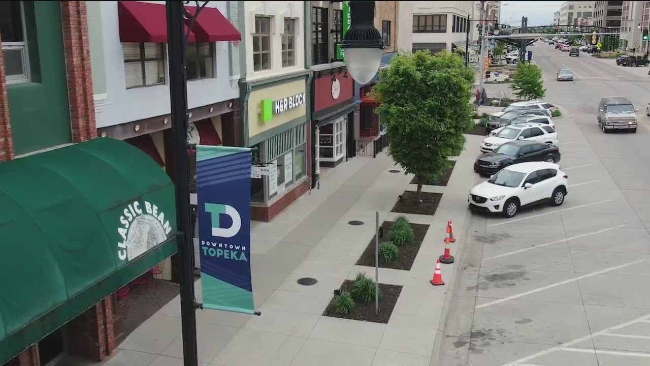 Topeka City Council holds special meeting on 2025 Budget - YouTube