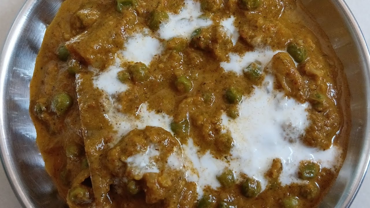 restaurant style matar flower sabji. 👌👌 everyone will just loved it ...