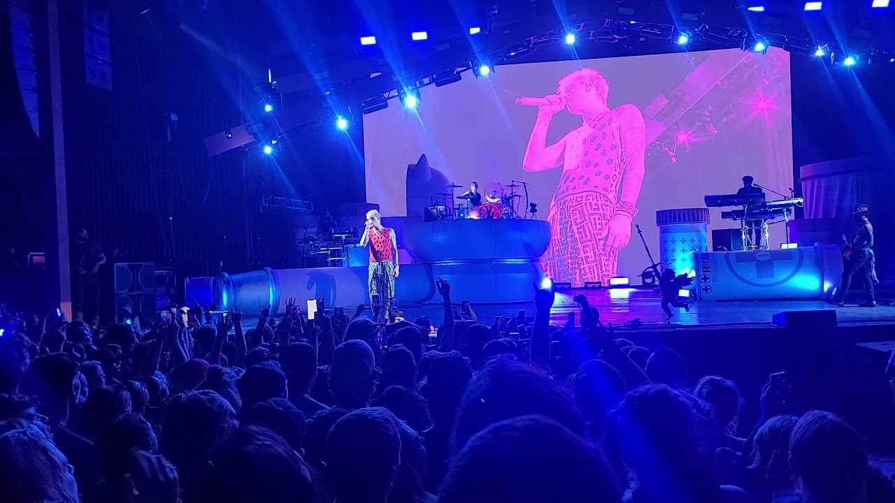 Machine Gun Kelly Candy Live - YouTube