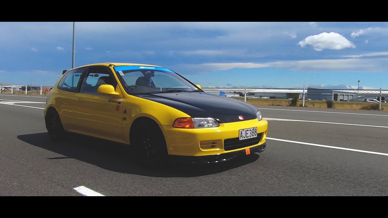Spoon Yellow EG on fire - YouTube