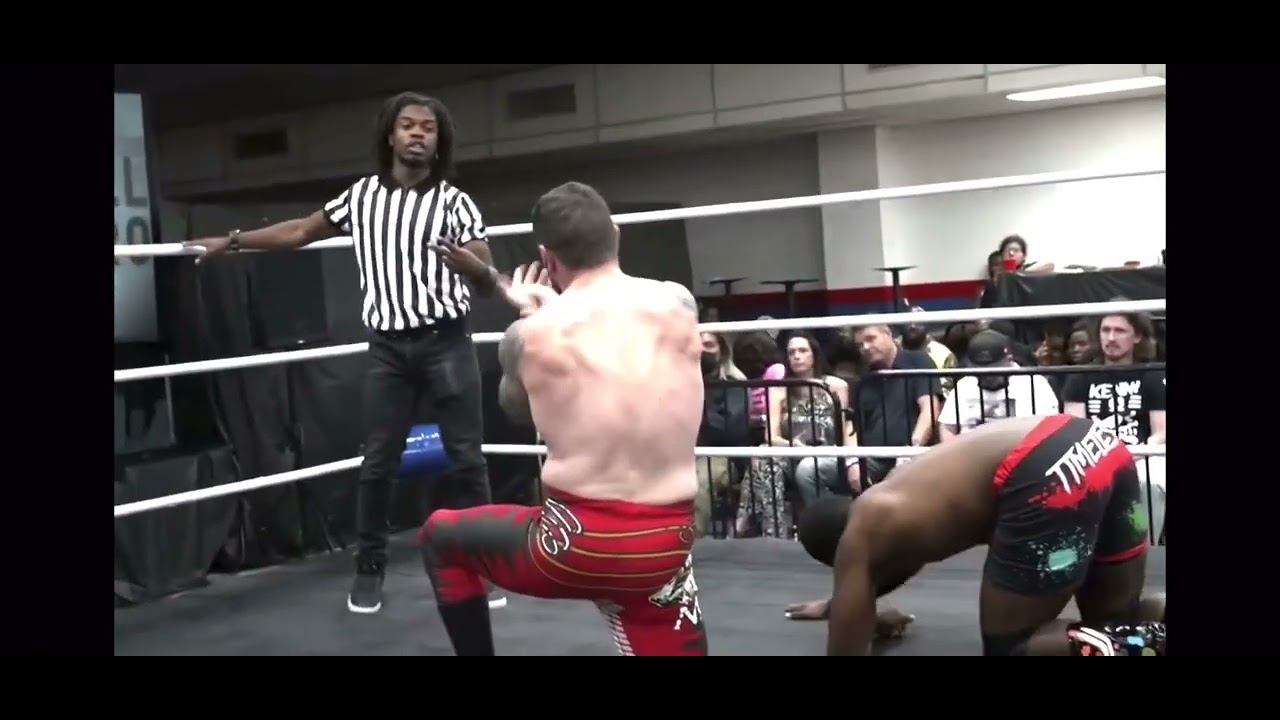 Levi Lucas vs Max Beckett - YouTube