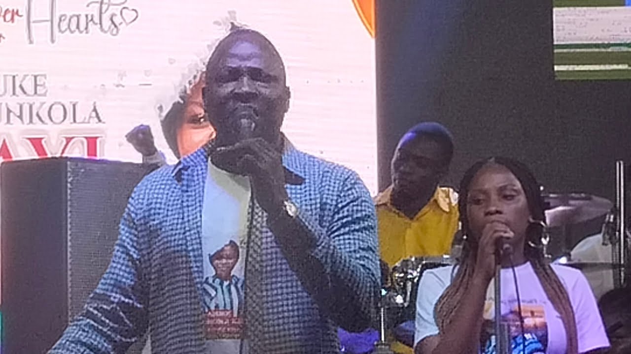 OMO ABULE PAYS TRIBUTE TO ADUKE GOLD... - YouTube