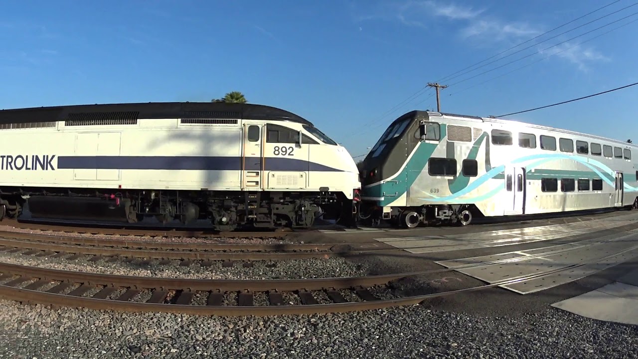 MP36PH-3C+F59PHI on Metrolink Rare set up! - YouTube