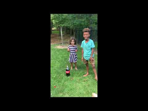 MENTOS AND COKE CHALLENGE!! WATCH TILL THE END!