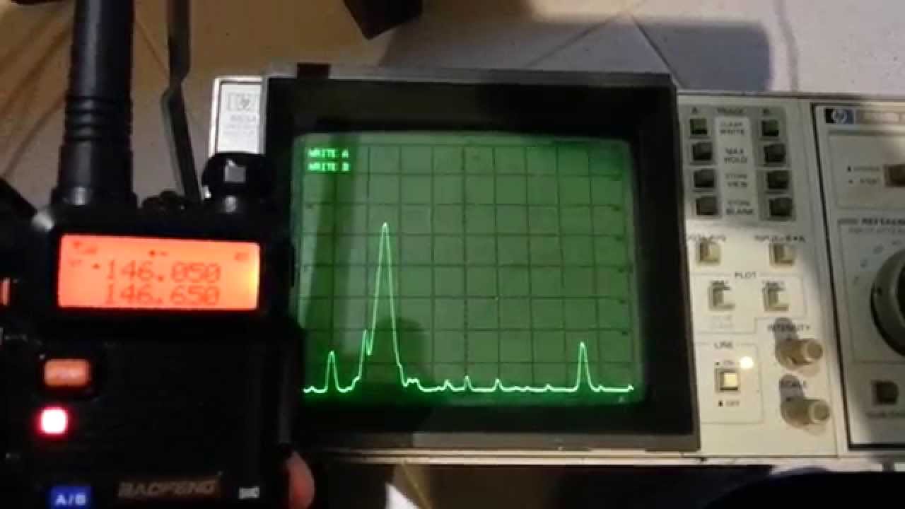 HP spectrum analyzer HP8558B - YouTube